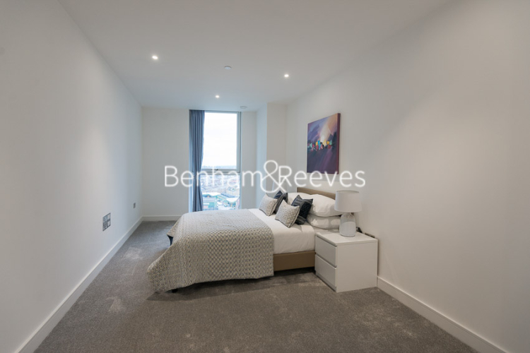 2 bedroom(s) flat to rent in Wandsworth Road, Nine Elms, SW8, London