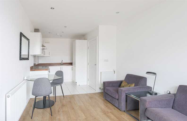 1 bedroom flat for Sale in Essian Street, Mile End, E1, London